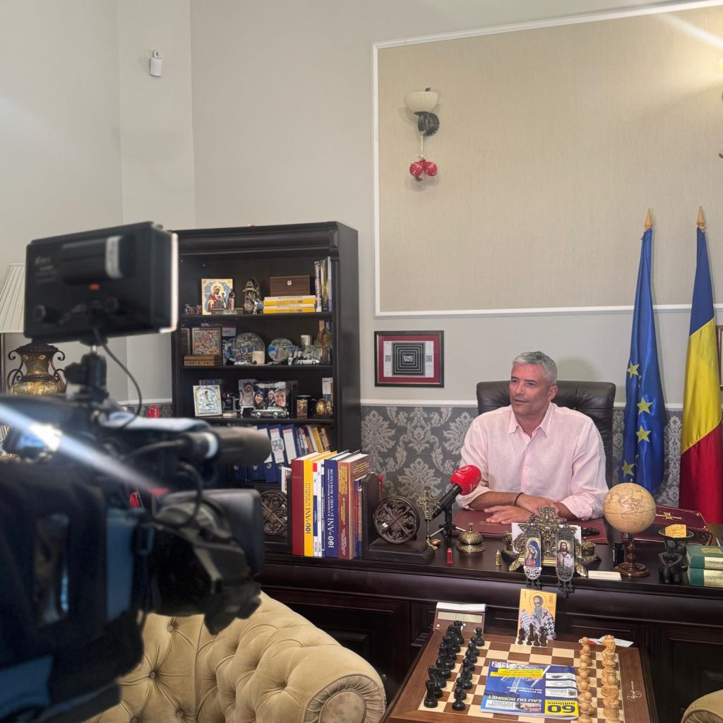 Sorin Mierlea , Președintele InfoCons - Protecția Consumatorilor , a ...